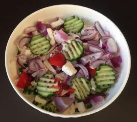 Saláta feta sajttal